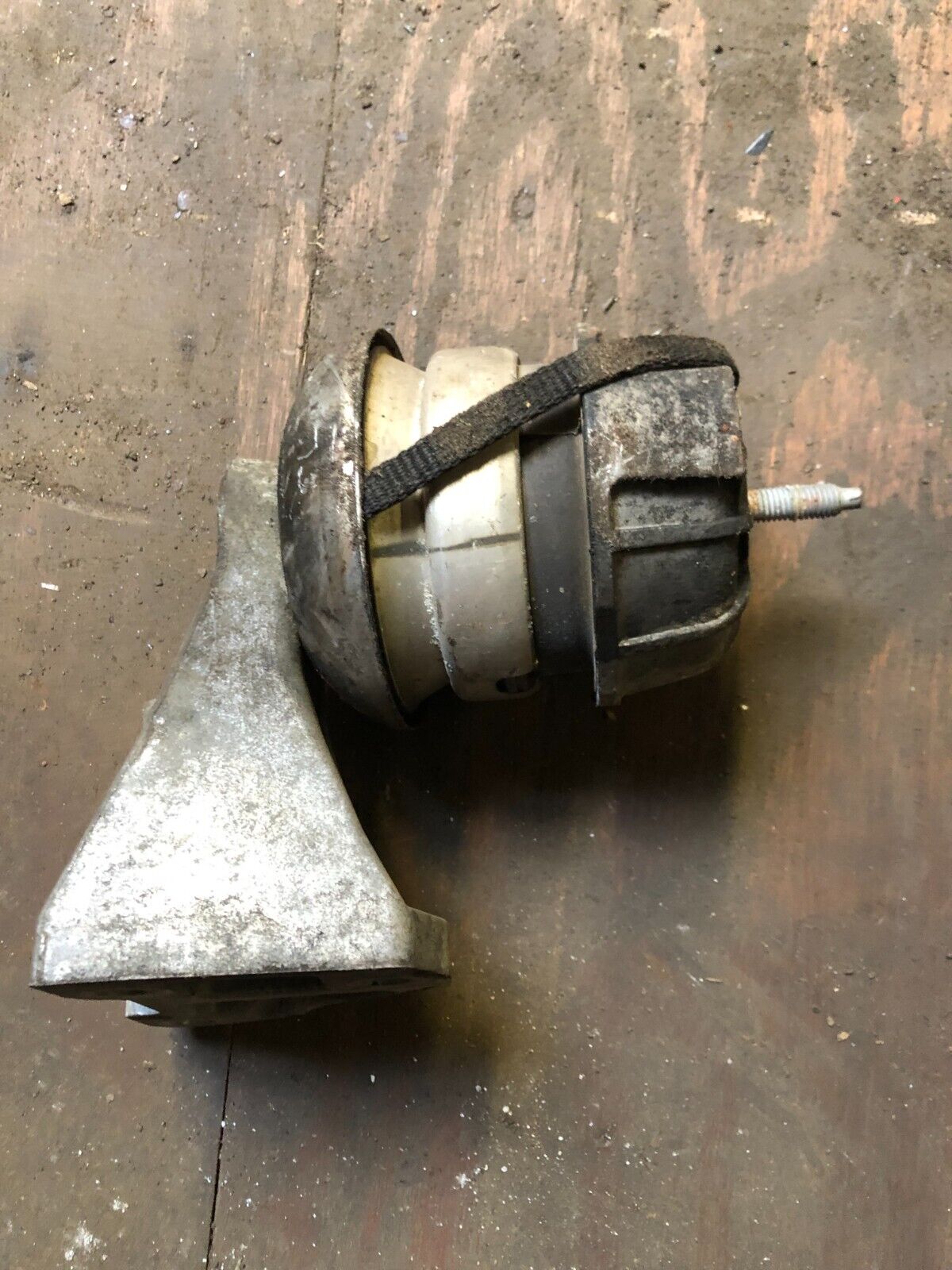 JAGUAR XJ8 XJR V8 2005-2010 ENGINE MOUNT/BRACKET O/S DRIVERS - jaguar ...